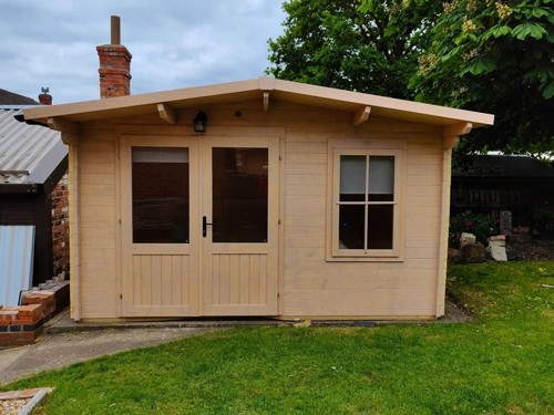 בקתת עץ אטום למים 4X4 מטר עובי 45 מ''מ Dunster House Rhine